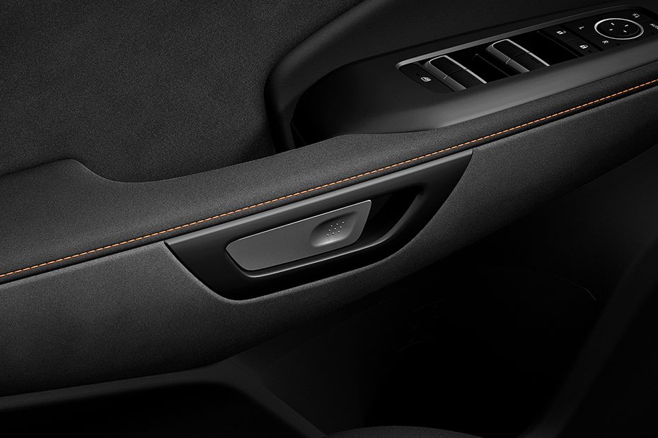 Lexus LBX Images, LBX Interior & Exterior Photos, 360 View, Videos ...