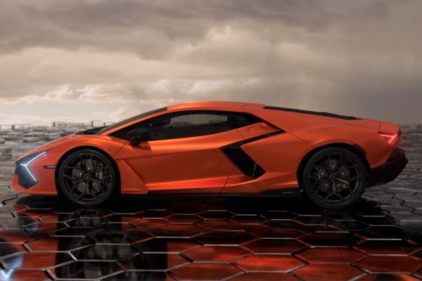 Lamborghini Revuelto Price, Images, colours, Reviews & Specs