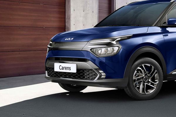 Kia Carens Premium Opt - On Road Price, RTO, Insurance, Features ...