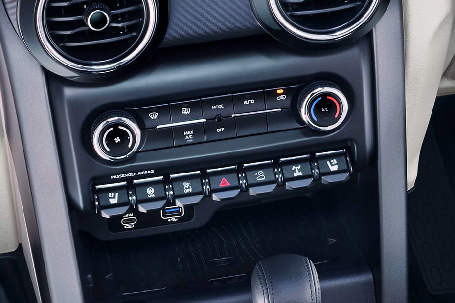 Mahindra Thar ROXX Images, Thar ROXX Interior & Exterior Photos, 360 ...