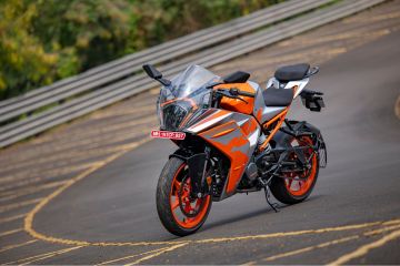 KTM RC 200 Price - Images, Colours & Reviews