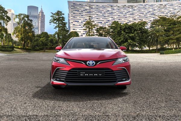 Toyota Camry 2022-2024 2.5 Hybrid - On Road Price, RTO, Insurance ...