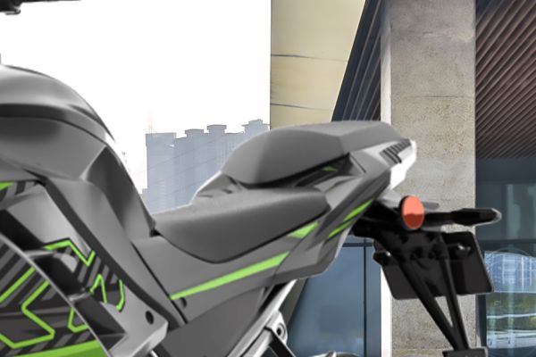 Kabira Mobility KM3000 Price, 201km Range, Charging Time Images ...