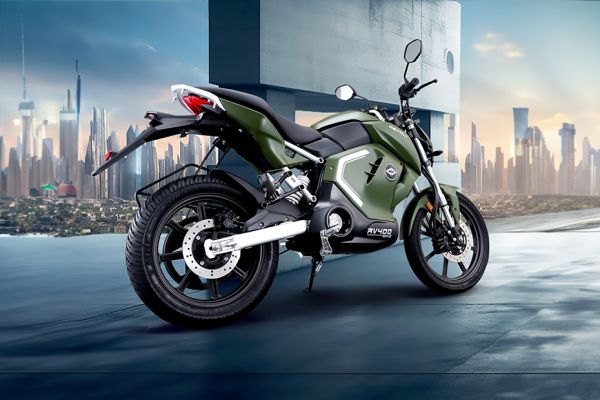 Revolt RV400 BRZ Price, 80km Range, Charging Time Images, colours, Mileage & Reviews