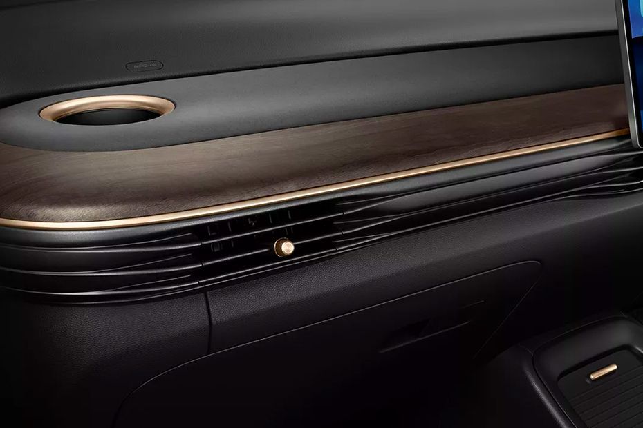 MG Windsor EV Images, Windsor EV Interior & Exterior Photos, 360 View ...