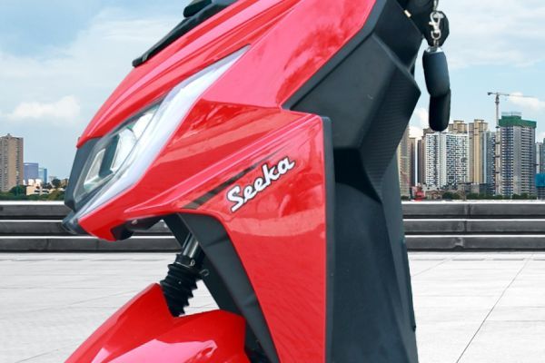 Seeka Smak 3 kWh - On Road Price, RTO, Insurance, Features, Colours ...