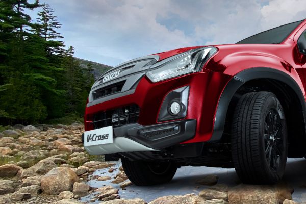 ISUZU V-Cross Price, 4x4 SUV, Images, colours, Reviews & Specs