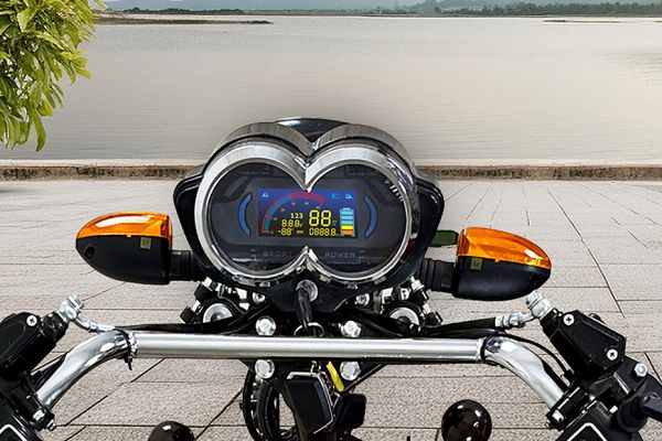 Komaki CAT 2.0 NXT Smart BMS Active - On Road Price, RTO, Insurance ...