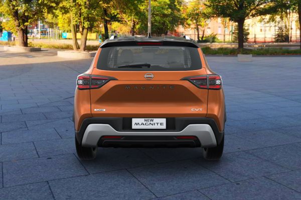 Nissan Magnite Tekna Plus Turbo CVT - On Road Price, RTO, Insurance ...