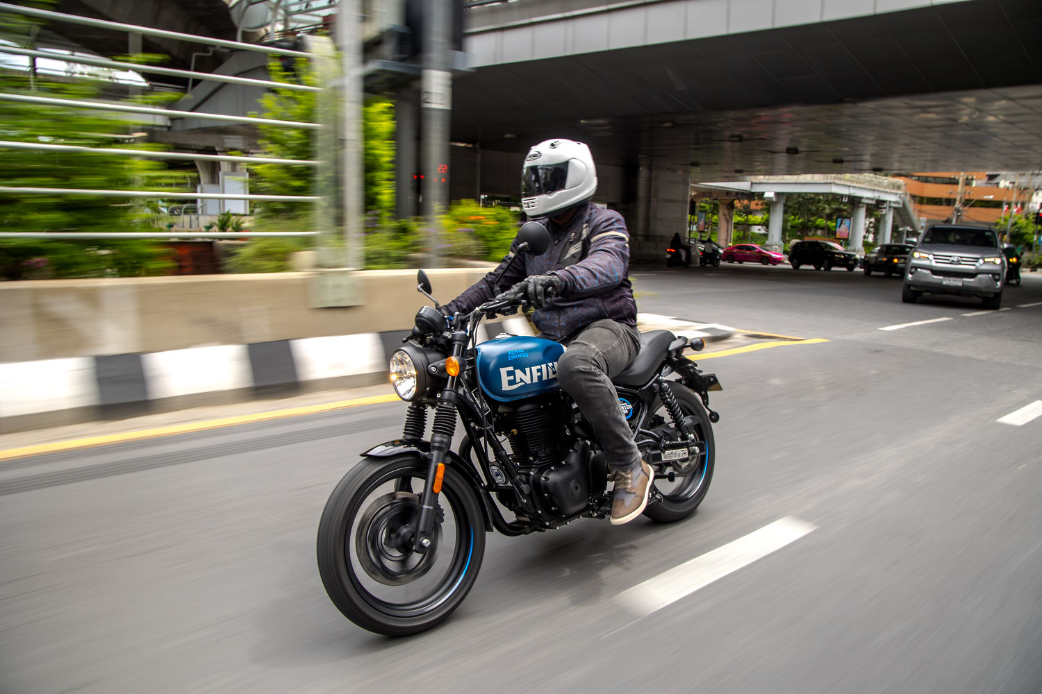 Royal Enfield Hunter 350 - Images, Colour & Review