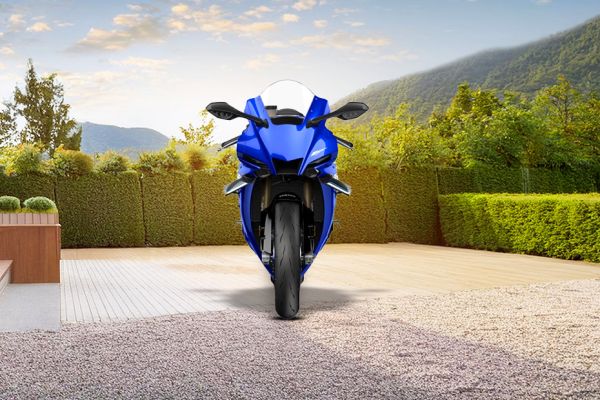 Yamaha YZF R1, Estimated Price Rs 20.39 Lakh, Launch Date 2026, Specs ...