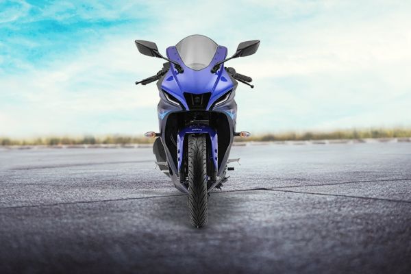 Yamaha R15 V4 Racing Blue, Intensity White, And Vivid Magenta - On Road ...