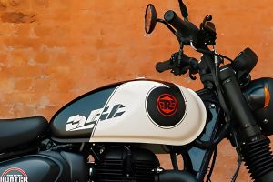 Royal Enfield Hunter 350 Rio White Colour