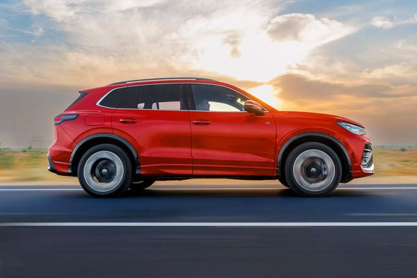 Volkswagen Tiguan R-Line Price, Images, colours, Reviews & Specs