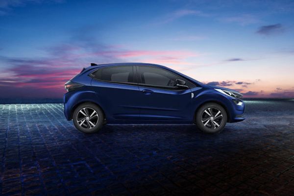 Tata Altroz Price - Images, Review, Colours & Specs