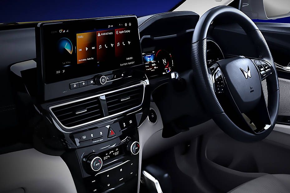 Mahindra XUV 3XO Images, XUV 3XO Interior & Exterior Photos, 360 View ...