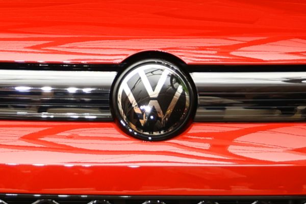 Volkswagen Tiguan R-Line 2.0L TSI - On Road Price, RTO, Insurance ...