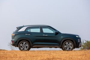 Hyundai Creta Robust Emerald Pearl Colour