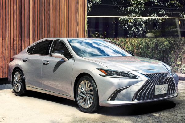 Lexus ES 300h Luxury - On Road Price, RTO, Insurance, Features, Colours ...
