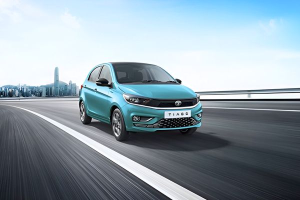 Tata Tiago XZA AMT CNG - On Road Price, RTO, Insurance, Features ...