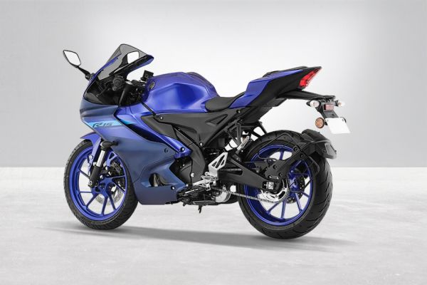 Yamaha R15 V4 Racing Blue, Intensity White, And Vivid Magenta - On Road ...