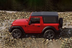 Mahindra Thar Everest White Colour