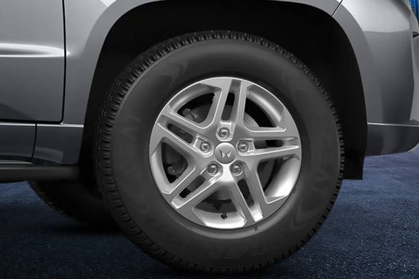 Mahindra Bolero Neo Plus Price, 9 Seater Images, colours, Reviews & Specs