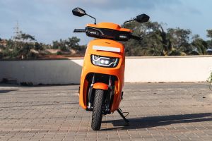 Vida VX2 Price, 142km Range, Charging Time Images, colours, Mileage ...