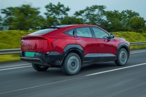 Mahindra XEV 9e Ruby Velvet Colour