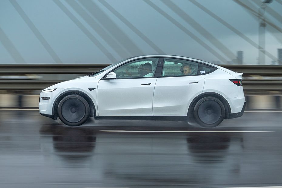 Tesla Model Y Images, Model Y Interior & Exterior Photos, 360 View ...