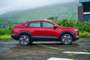 Mahindra XEV 9e Ruby Velvet Colour