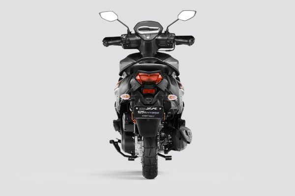 Yamaha RayZR 125 Fi Hybrid Disc Silver White Cocktail - On Road Price ...