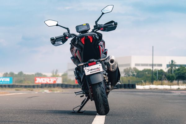 TVS Apache RTR 310 Fury Yellow Base - On Road Price, RTO, Insurance, Features, Colours, Mileage ...