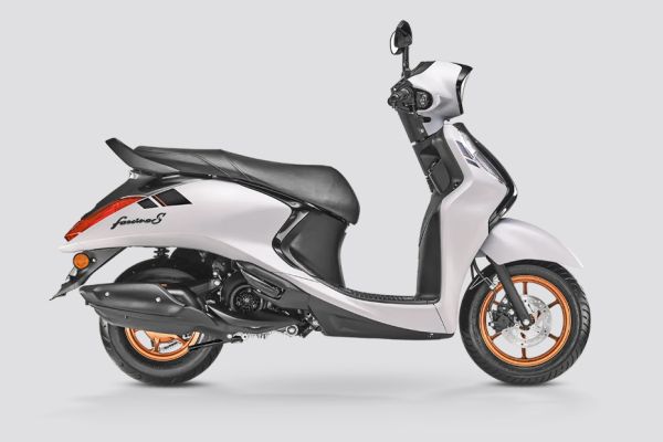 Yamaha Fascino 125 Fi Hybrid Disc Dark Matte Blue - On Road Price, RTO ...