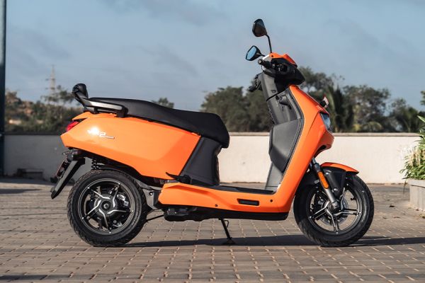 Vida VX2 Price, 142km Range, Charging Time Images, colours, Mileage ...