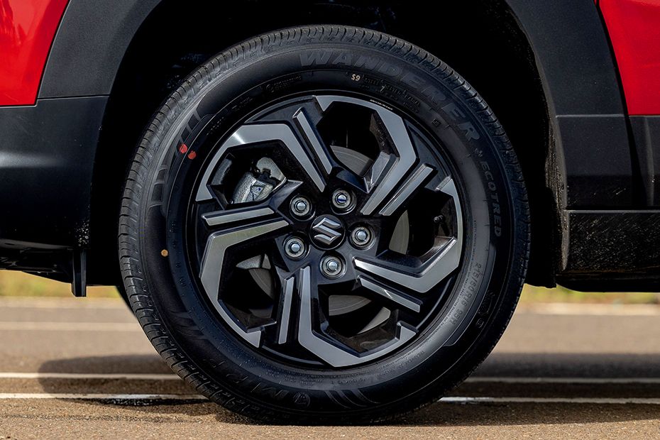 Maruti Brezza Images, Brezza Interior & Exterior Photos, 360 View ...