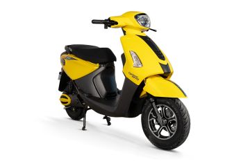 Toutche Electric Heileo H100 vs Yakuza Electric Cyclone Sway - Compare ...