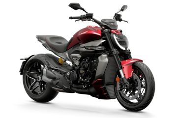 Ducati XDiavel V4 vs Indian Super Chief Limited - Compare Prices, Specs ...