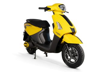 KTM RC 200 vs Yakuza Electric Cyclone Sway - Compare Prices, Specs ...