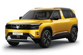 What is the fuel tank capacity of Toyota Innova Crysta? | ZigWheels