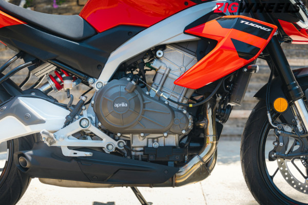 Aprilia Tuono 457 Price - Images, Colours & Reviews