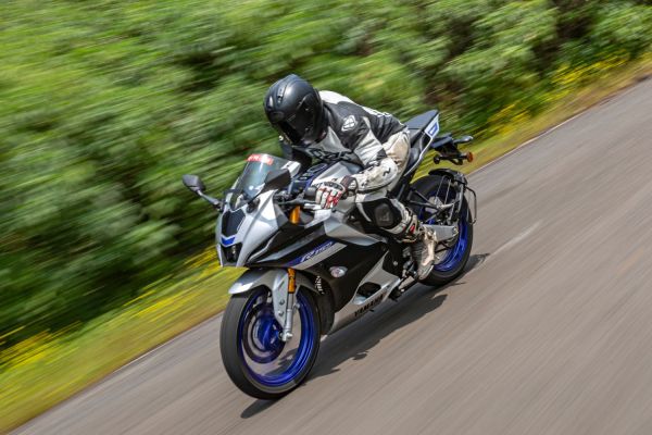 Yamaha R15 V4 - 155 cc Sportbike Price, Mileage, Colours & Specs ...