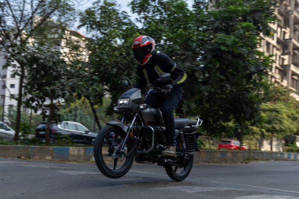 Hero Splendor Plus XTEC Price - Images, Colours & Reviews