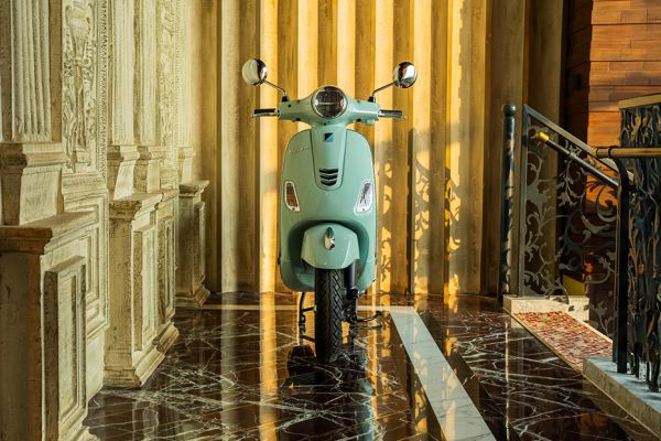 Vespa 125 Dual Tone - On Road Price, RTO, Insurance, Features, Colours, Mileage & FAQs