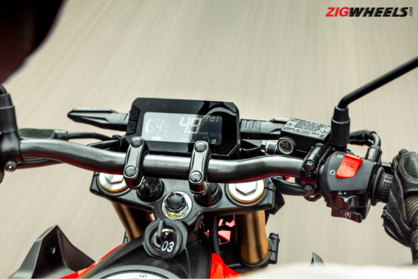 Honda CB300F Price - Images, Colours & Reviews