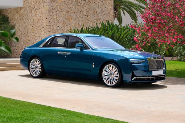 Rolls Royce Ghost Series II Black Badge - On Road Price, RTO, Insurance ...
