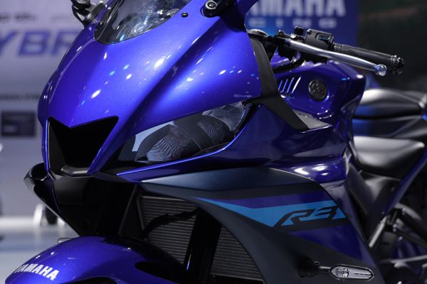 Yamaha R3 Price - Images, Colours & Reviews