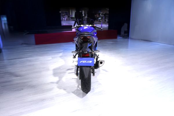 Yamaha R3 Price - Images, Colours & Reviews