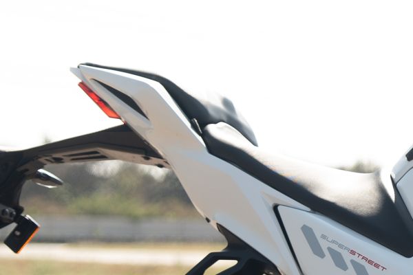 Ultraviolette F77 SuperStreet Recon - On Road Price, RTO, Insurance ...