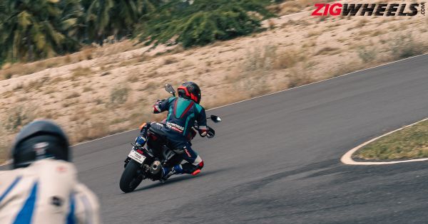 TVS Apache RTR 310 Price - Mileage, Images, Colours | ZigWheels
